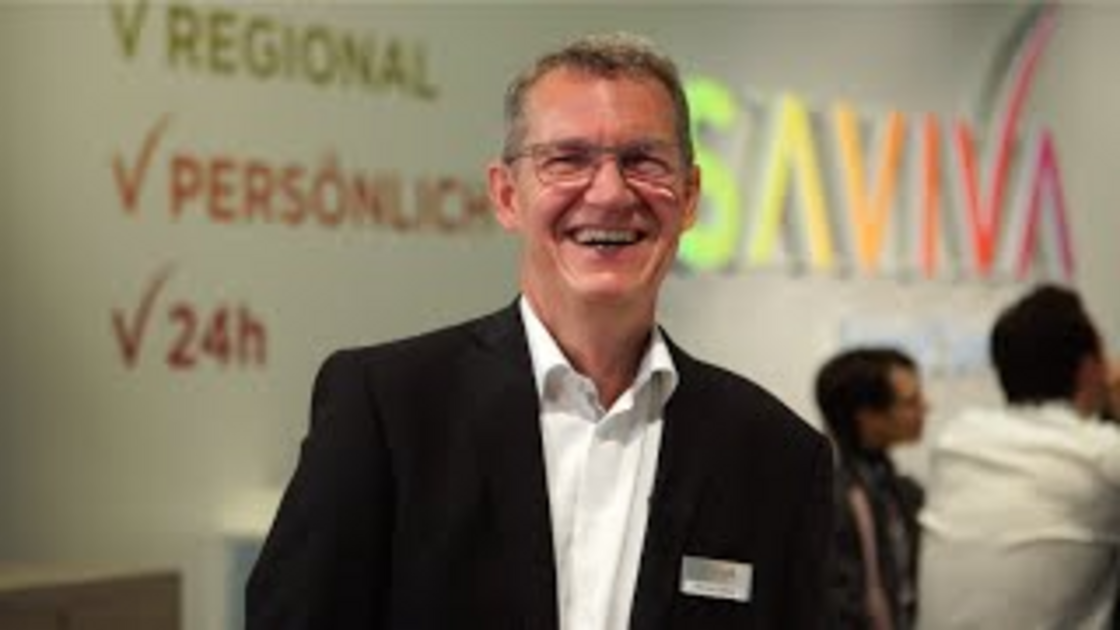 Am Stand von Partner Saviva - htr.ch