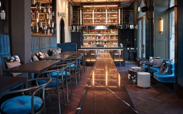 Zürcher «Bar am Wasser» ist Schweizer Bar des Jahres 2023 - htr.ch