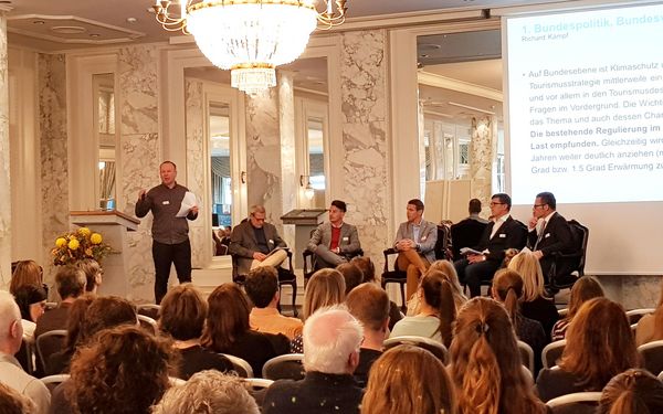 Myclimate «Cause We Care» wird offiziell in Bern lanciert - htr.ch