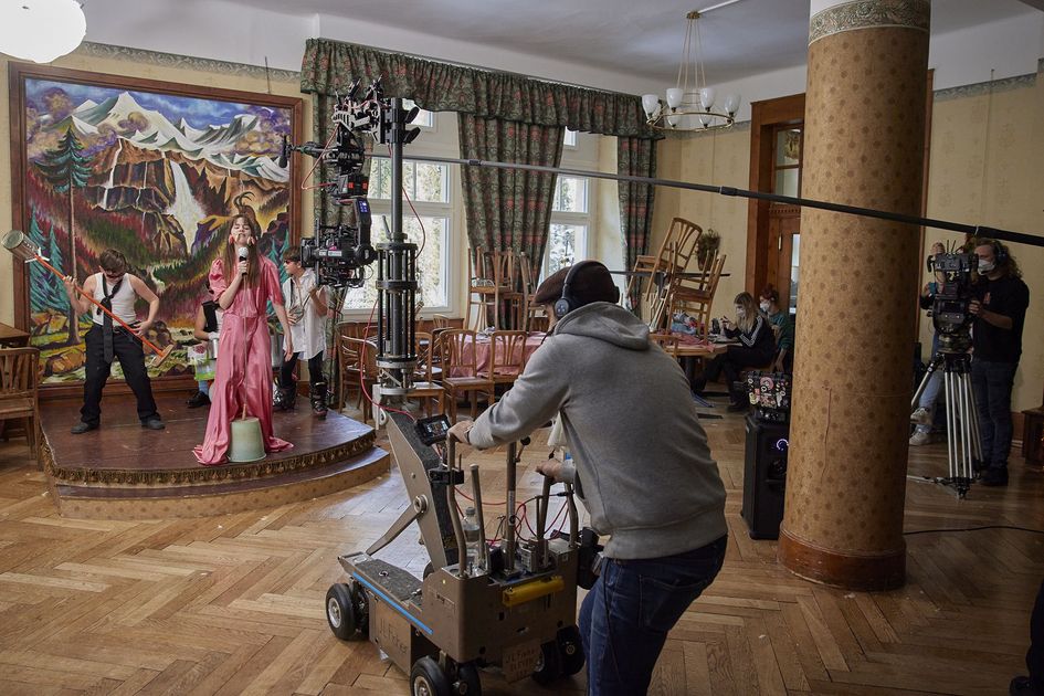 Hotel Sinestra erhält Auftritt in Familienfilm - htr.ch