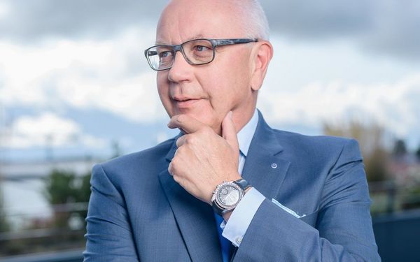 EHL-CEO Michel Rochat tritt zurück - htr.ch