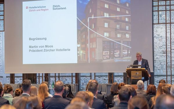 Wie kann dem Fachkräftemangel begegnet werden? - htr.ch