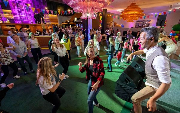 Radisson Blu Hotel feiert mit der «Sommererwachen»-Party - htr.ch