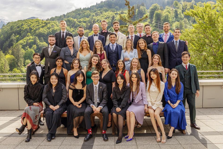 Diplomfeier bei der EHL Hotelfachschule Passugg - htr.ch