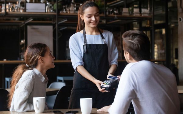 Fünf Fälle aus der Praxis – von Trinkgeld bis Bildungsurlaub - htr.ch