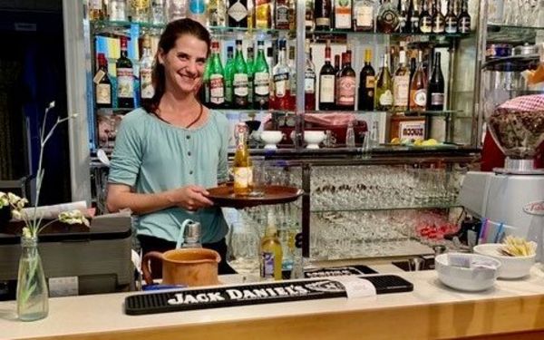 Bergeller Jungunternehmerin erhält Stipendium - htr.ch