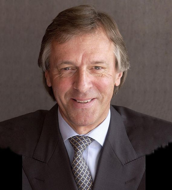 Le Prix pour l’œuvre d’une vie à Charles-André Ramseier en 2005 - htr.ch